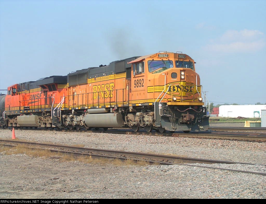 BNSF 9892